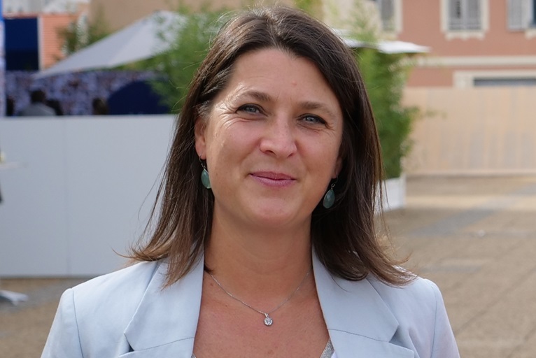 Anne-Christine Januel named new ESMINT president Anne-Christine Januel named new ESMINT president